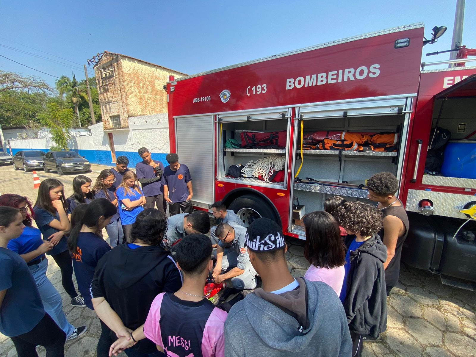 Brigada Juvenil recebe instruções dos Bombeiros GBCV, da Defesa Civil e ...